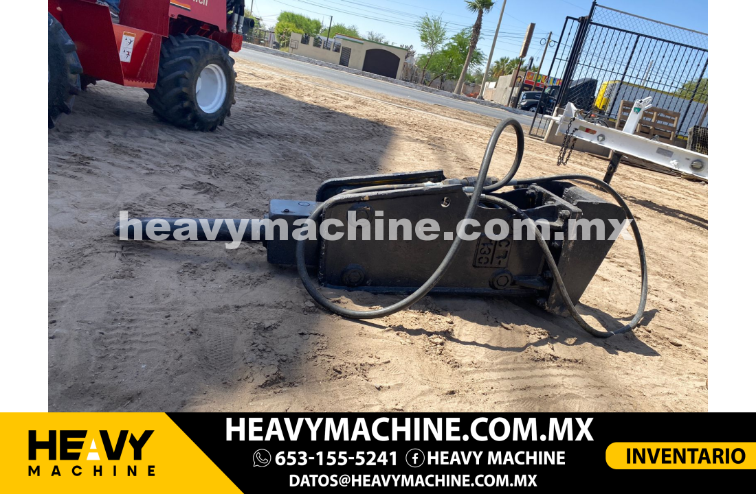 Ref. Retroexcavadora CB 430 Martillo Hidraulico en venta